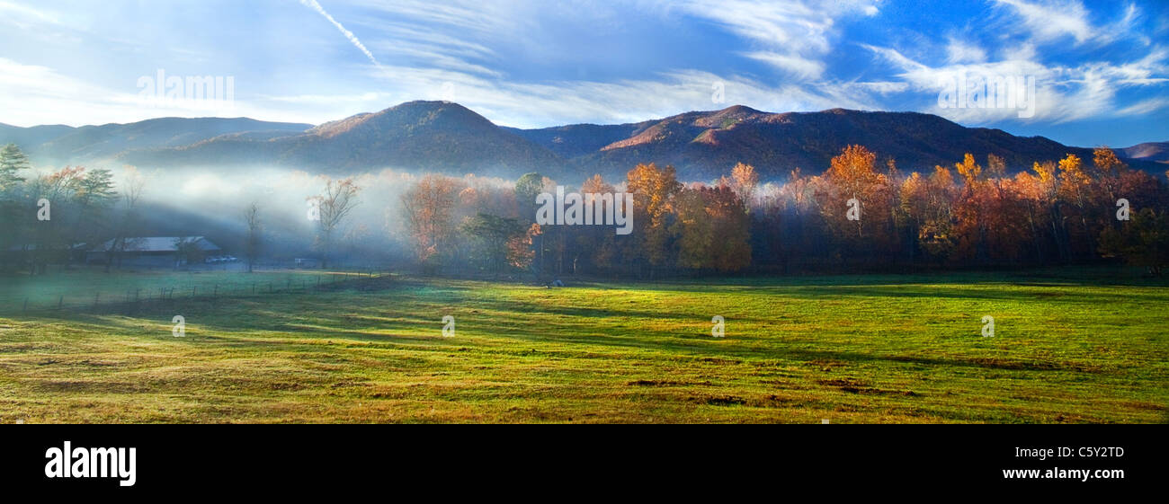 Beautiful autumn morning meadow in Cades Cove,Great Smoky Mountains ...