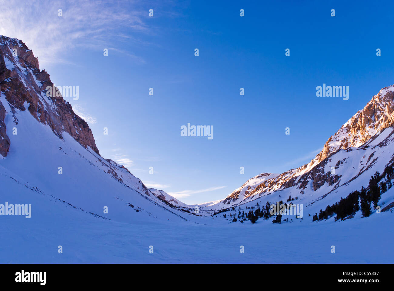 Evening light on Piute Pass in winter, Inyo National Forest, Sierra ...