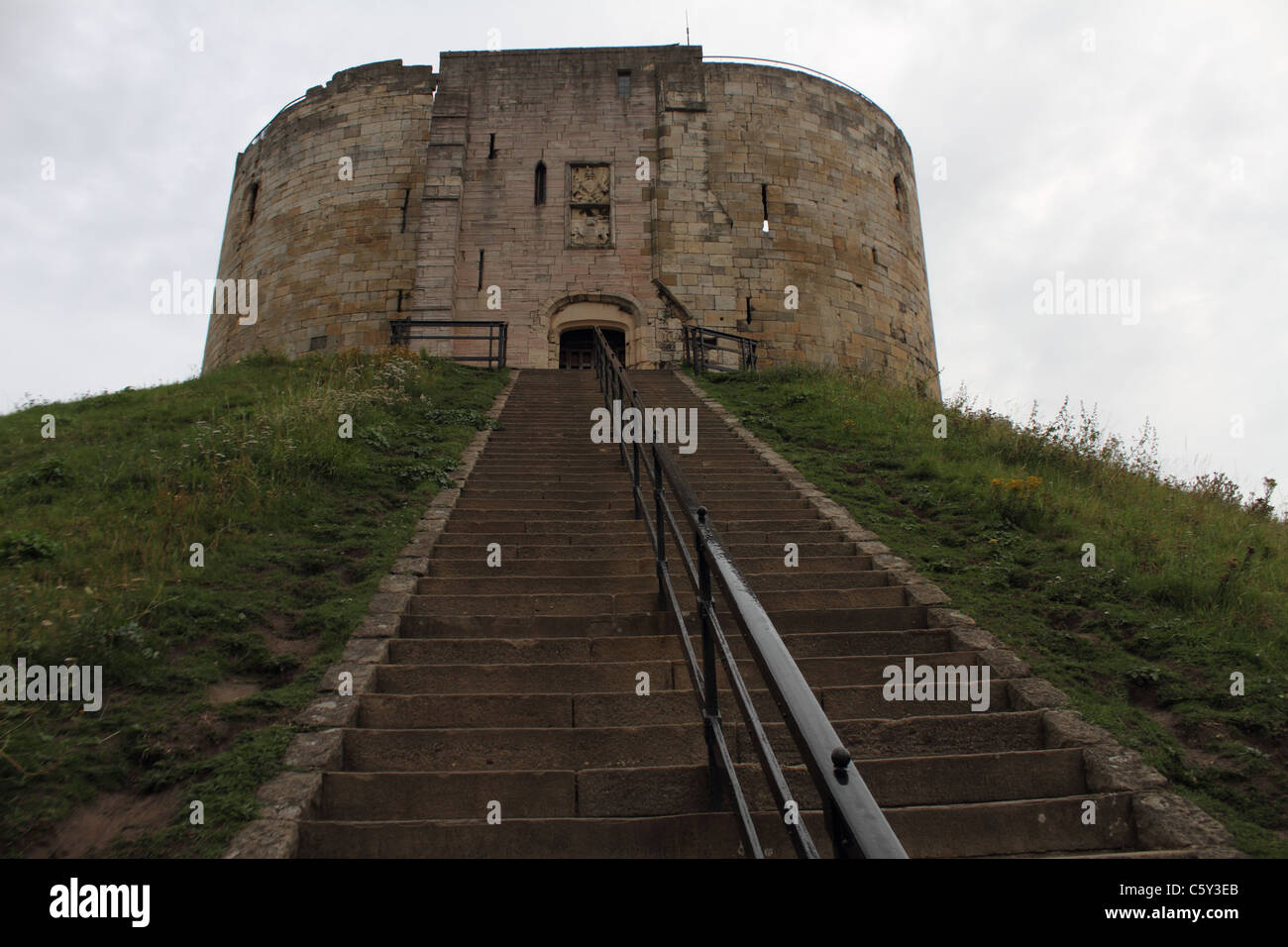 cliffords tower york castle keep Stock Photo - Alamy