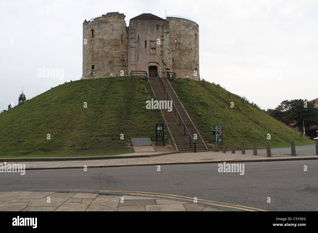 cliffords tower york castle keep Stock Photo - Alamy