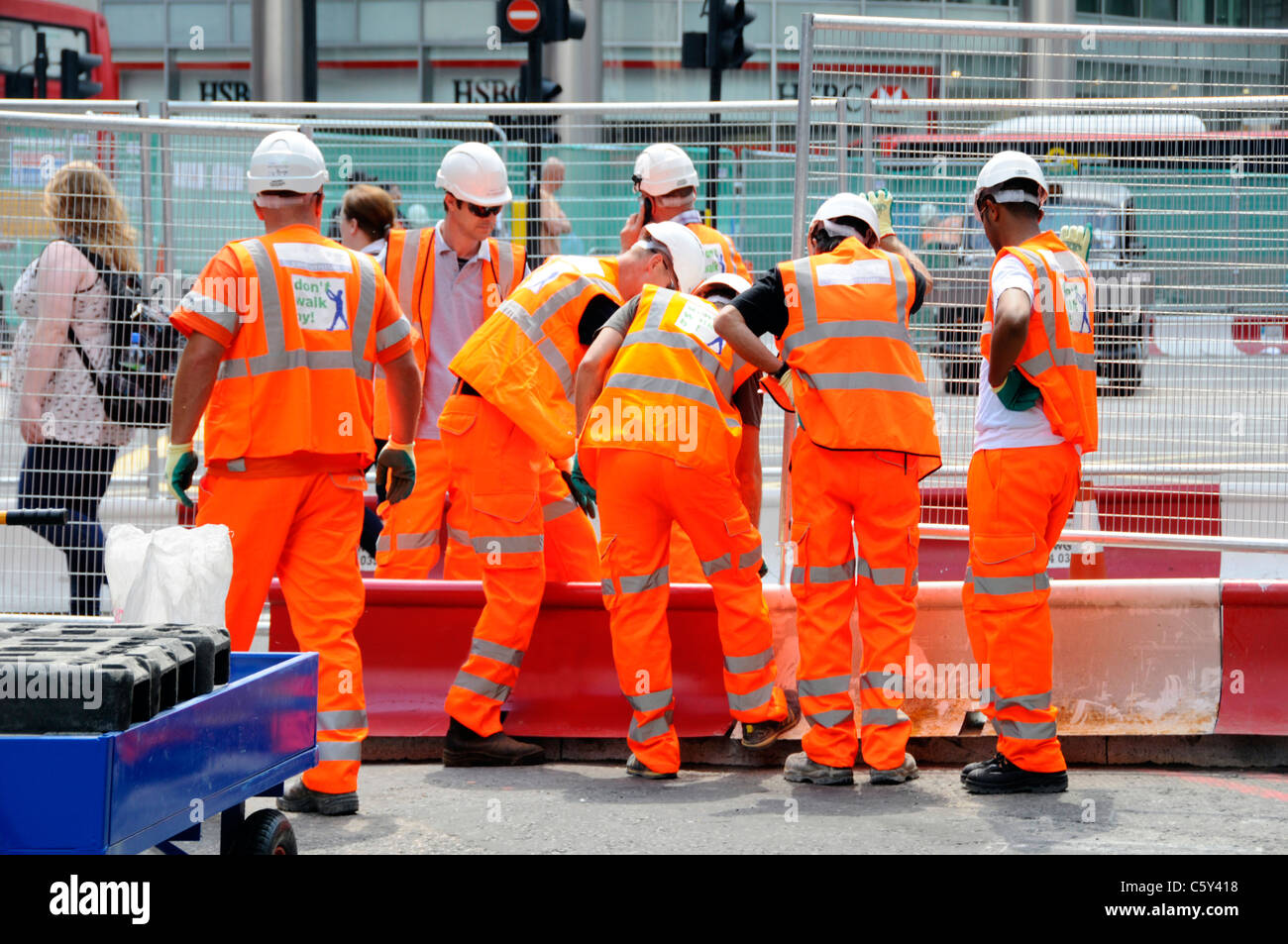 Fencing panels hi-res stock photography and images - Alamy