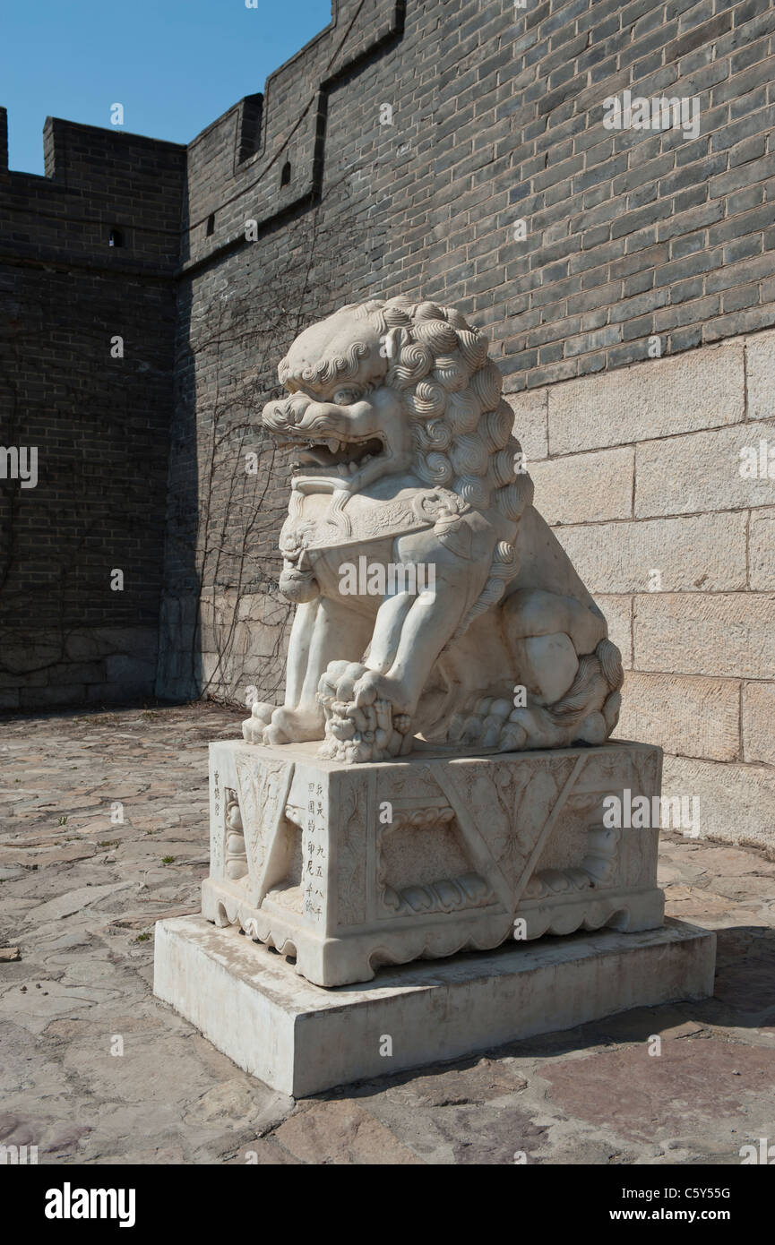 Chinese Dragon Guards the Gates of the Great Wall at Huangyaguan Pass ...