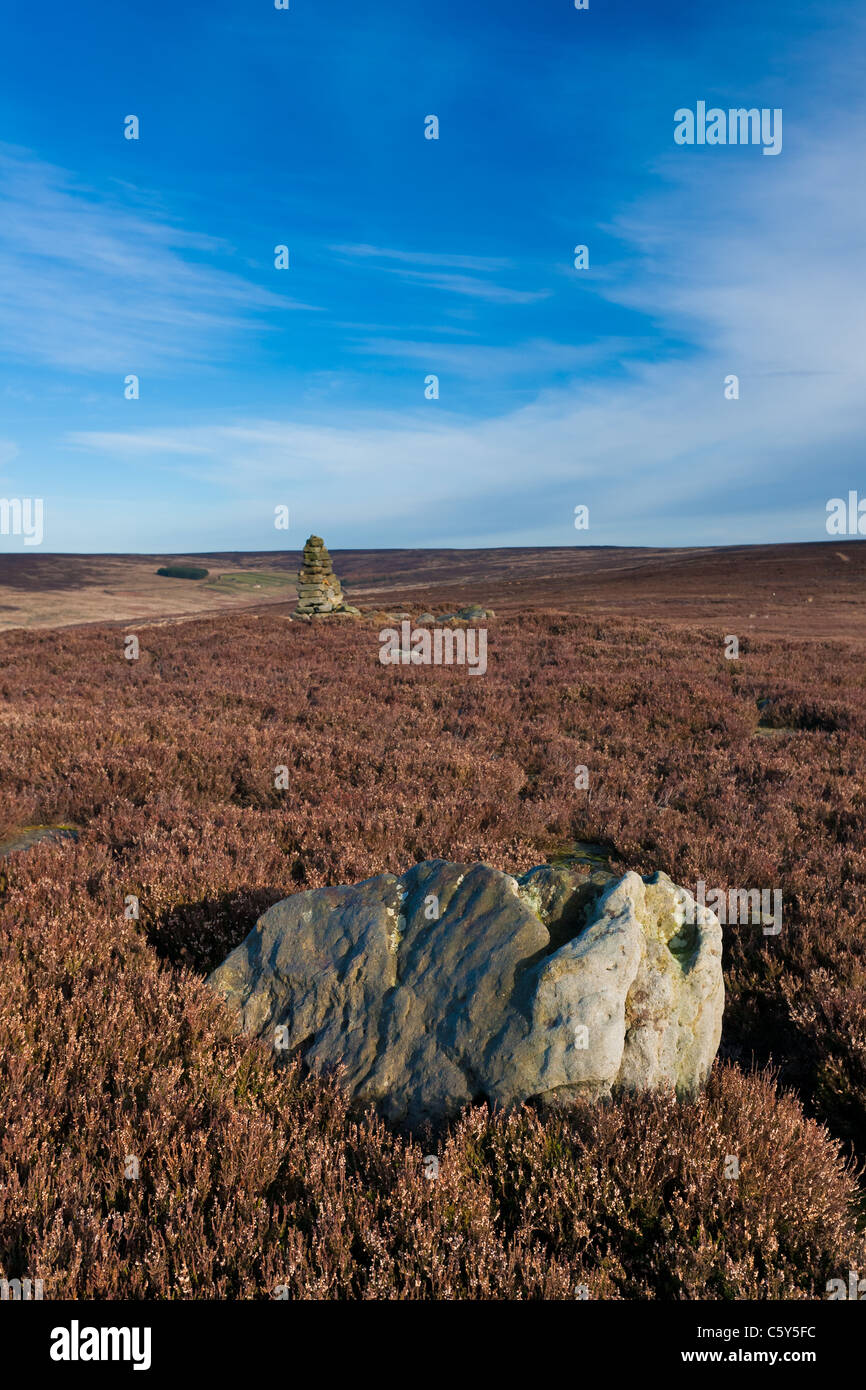 Stone Cairn and exposed rock on Snilesworth Moor, North York Moors ...