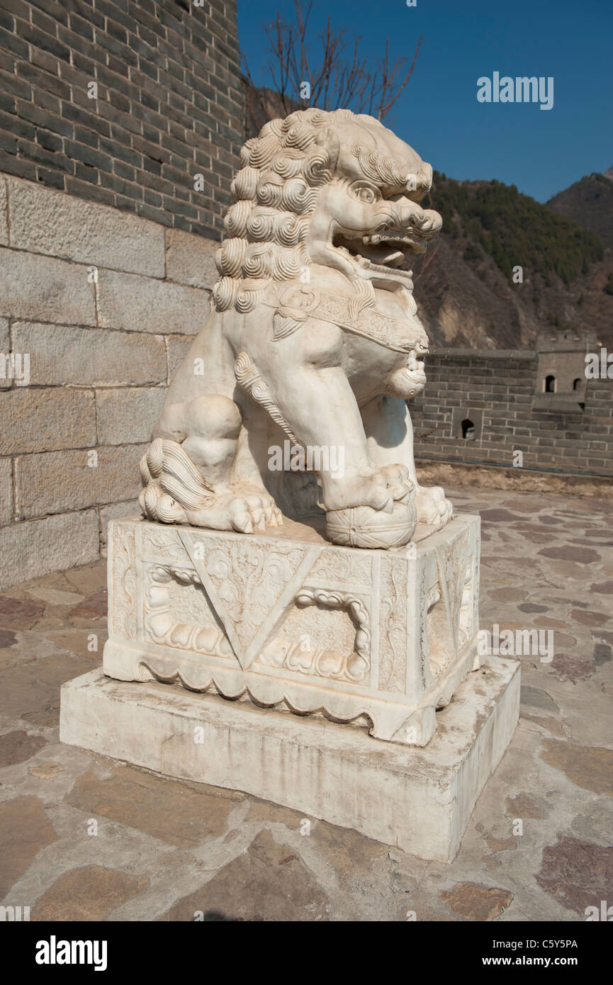 Chinese Dragon Guards the Gates of the Great Wall at Huangyaguan Pass ...