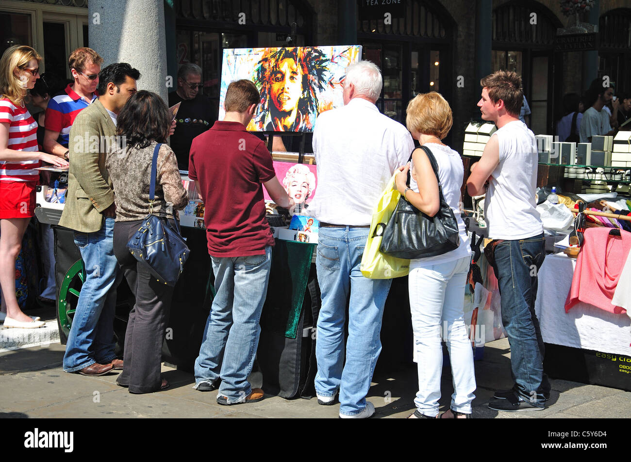 Art stall in Covent Garden, West End, City of Westminster, London ...