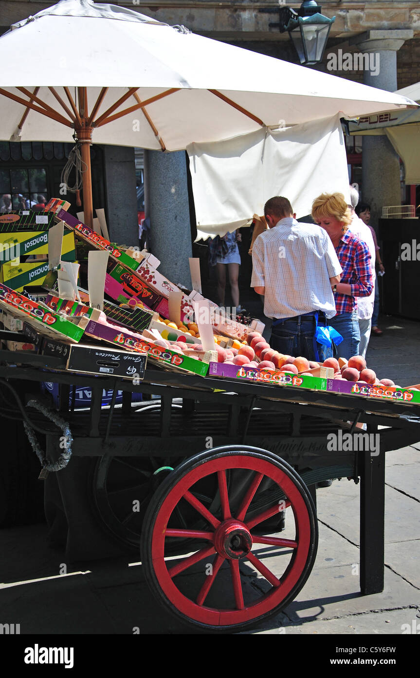 Fruit barrow, Covent Garden, West End, City of Westminster, London ...