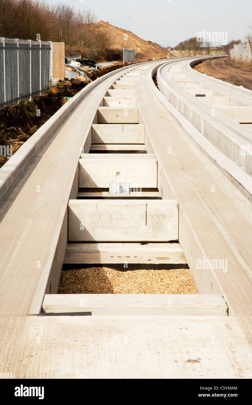 Cambridge Guided Busway connecting Cambridge, Huntingdon and St Ives ...