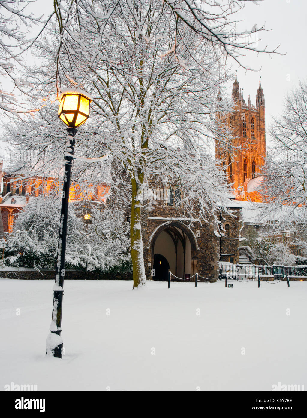 Canterbury Cathedral Bell Harry Tower covered in snow in Kent, UK Stock ...