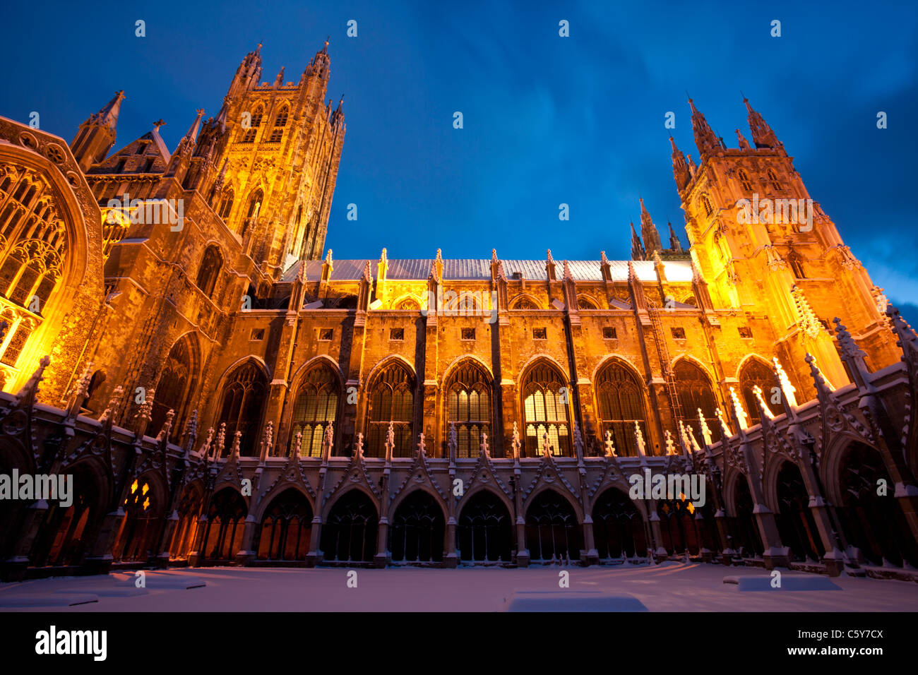 Canterbury Cathedral covered in snow at dusk in Canterbury, Kent, UK ...