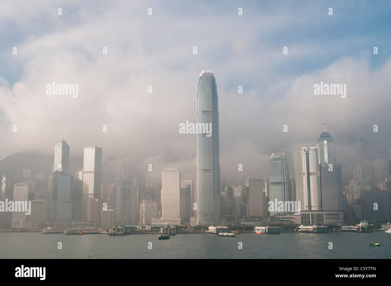 Harbour ifc skyline fog foggy hi-res stock photography and images - Alamy