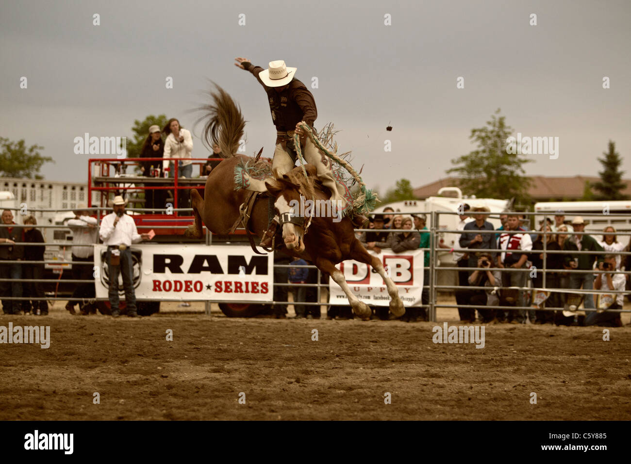 Saddle bronc riding hi-res stock photography and images - Alamy