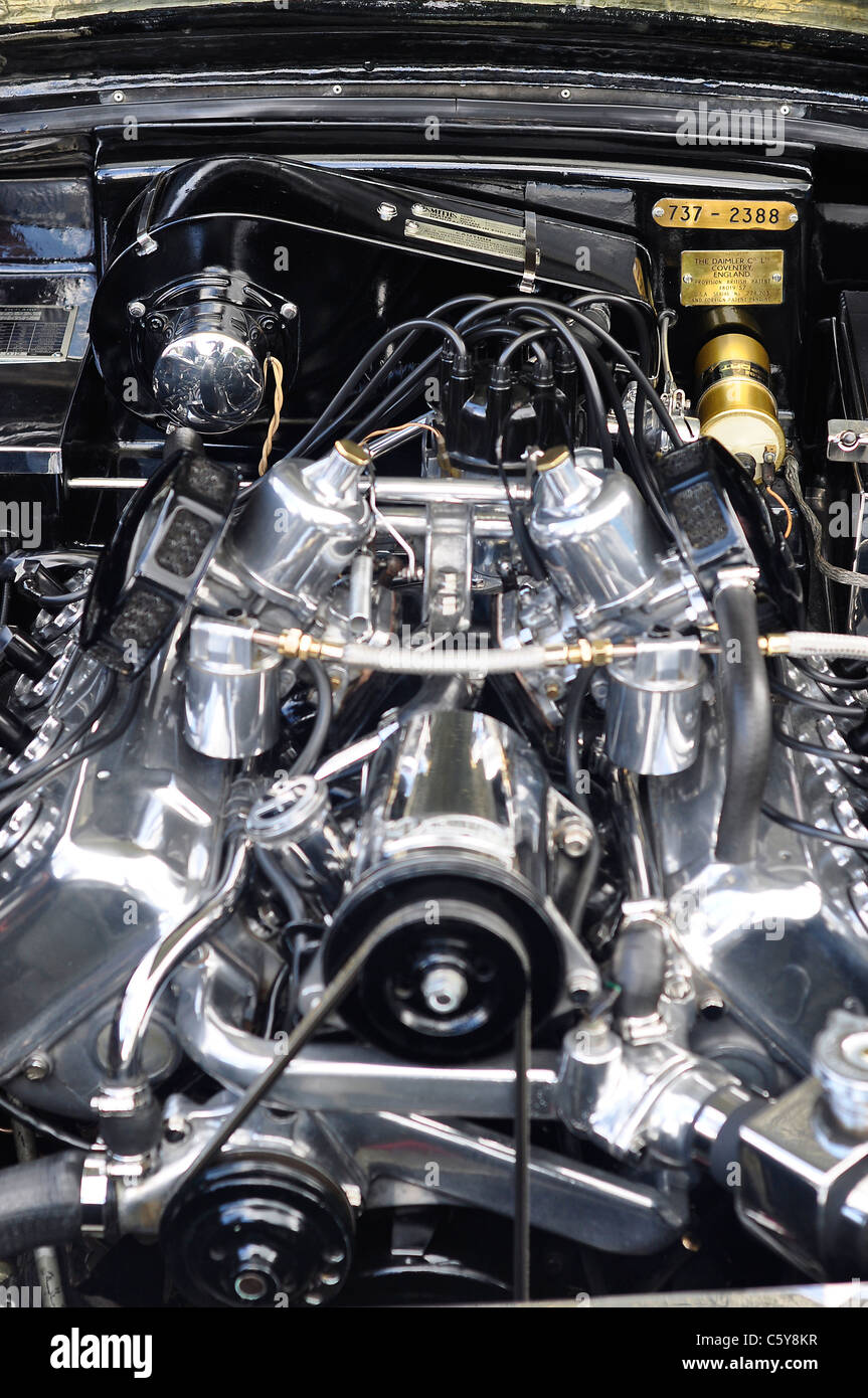 Daimler classic car chrome engine bay Stock Photo - Alamy