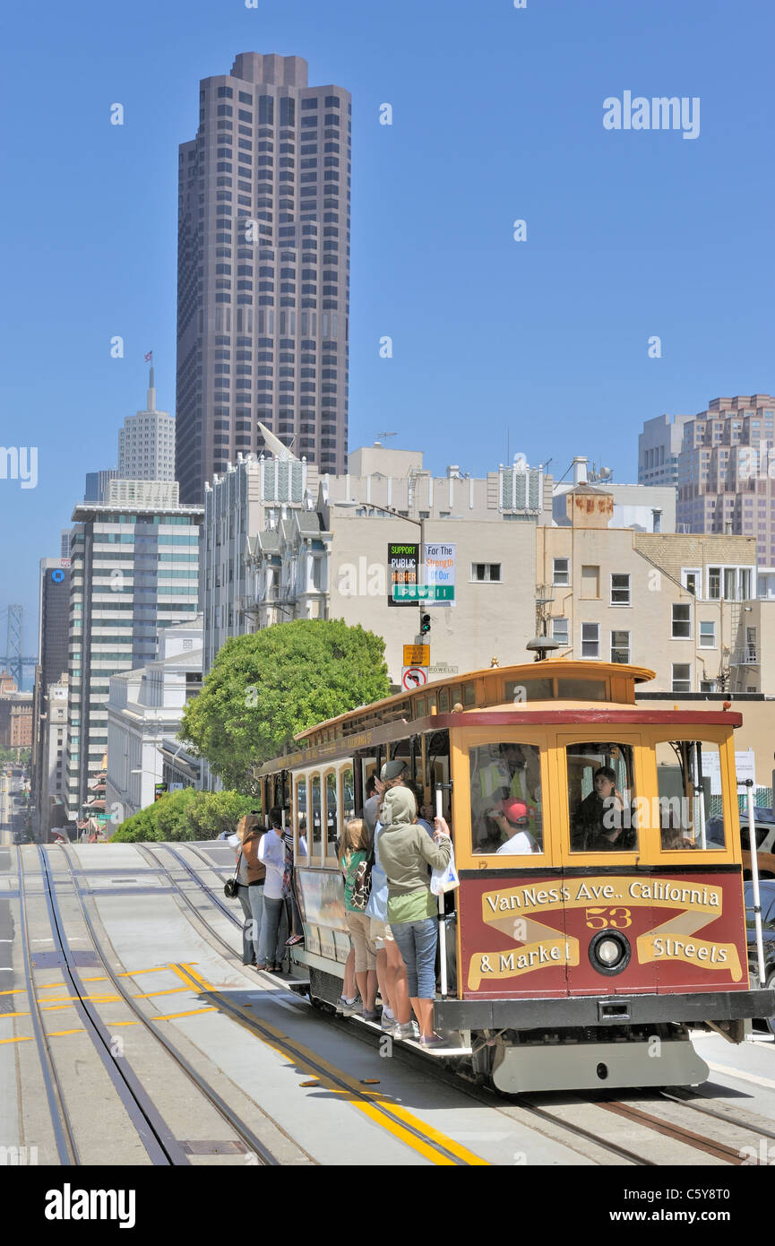 Historic cable car in downtown San Francisco Stock Photo - Alamy