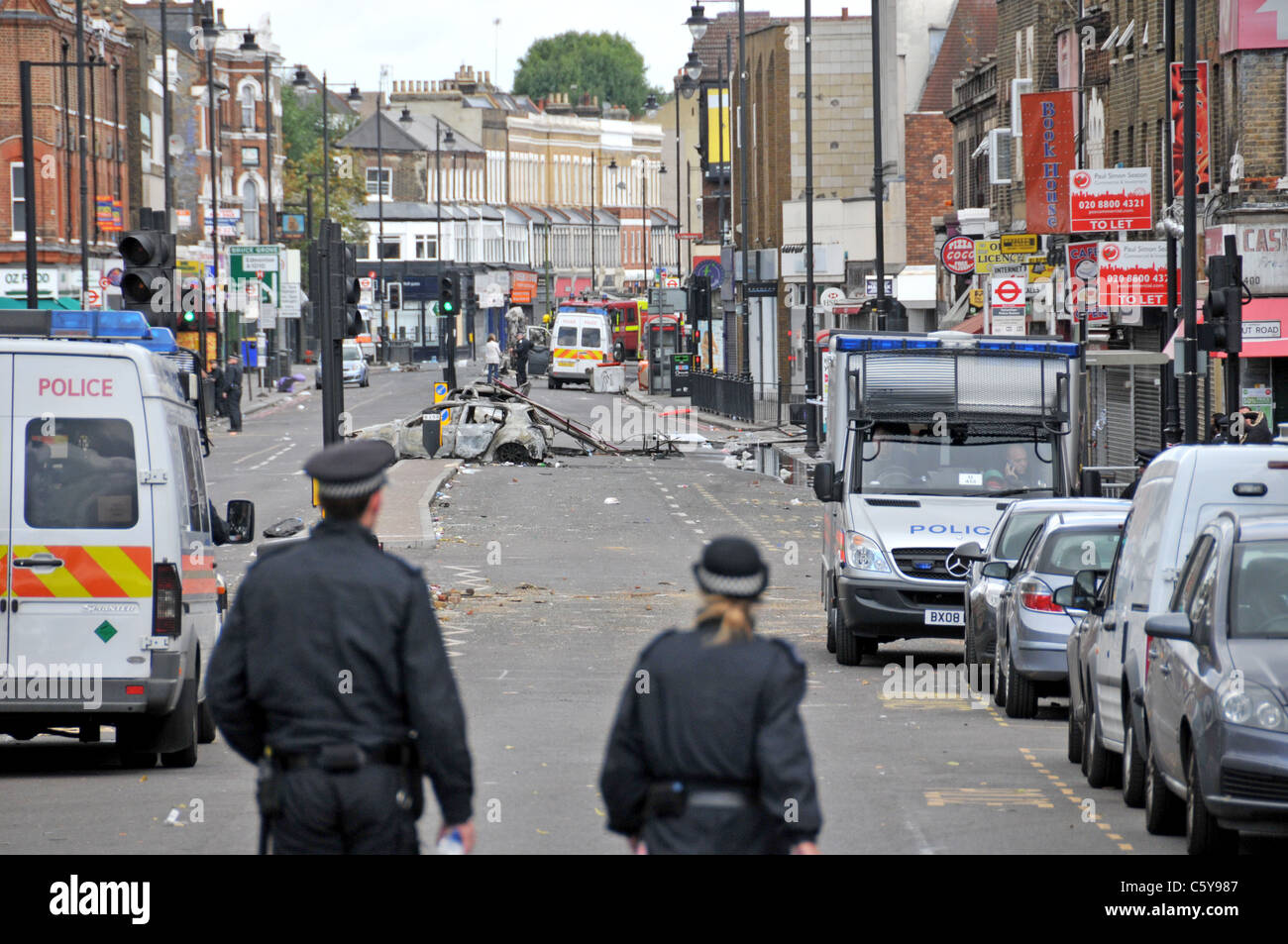 Looting hi-res stock photography and images - Alamy