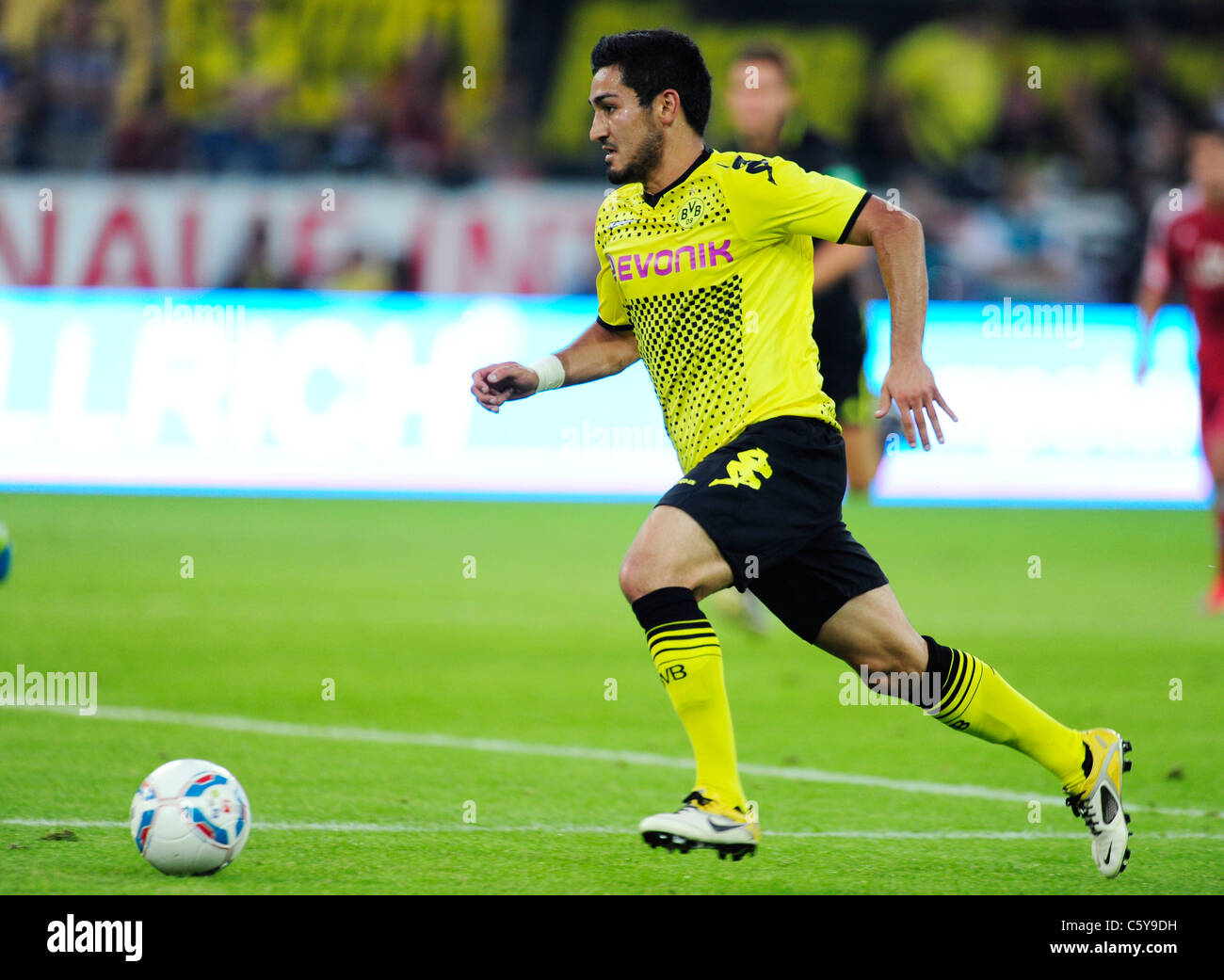 Gundogan dortmund hi-res stock photography and images - Alamy