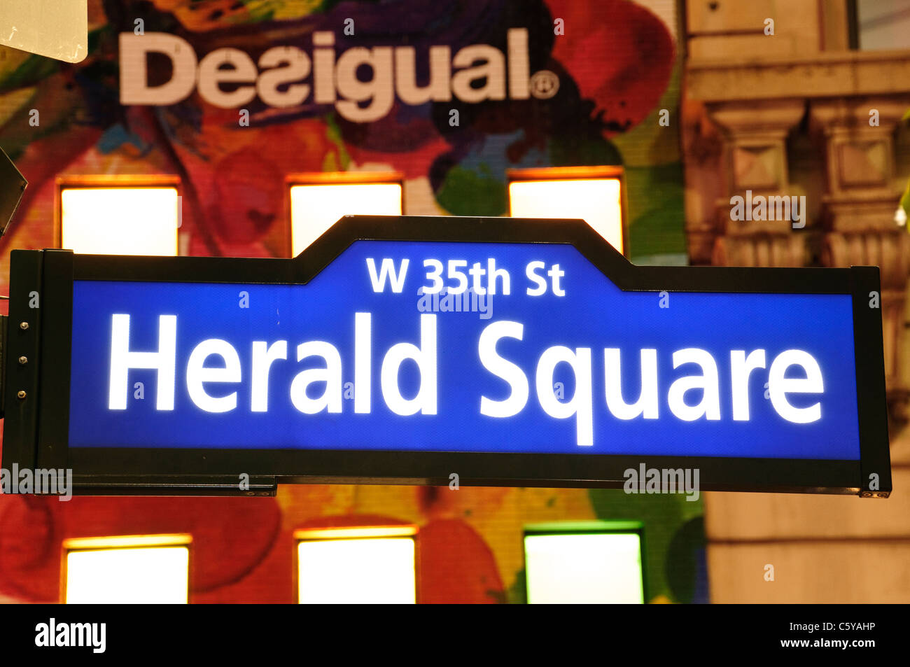 Street sign, 34th Street, Herald Square, Manhattan, New York City ...
