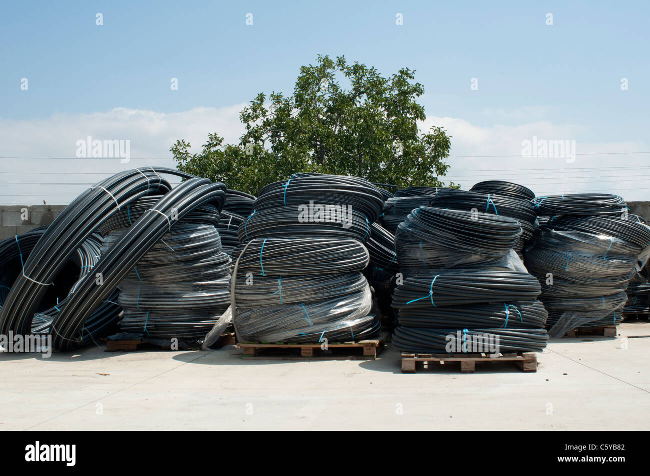 Coiled tubing hi-res stock photography and images - Alamy