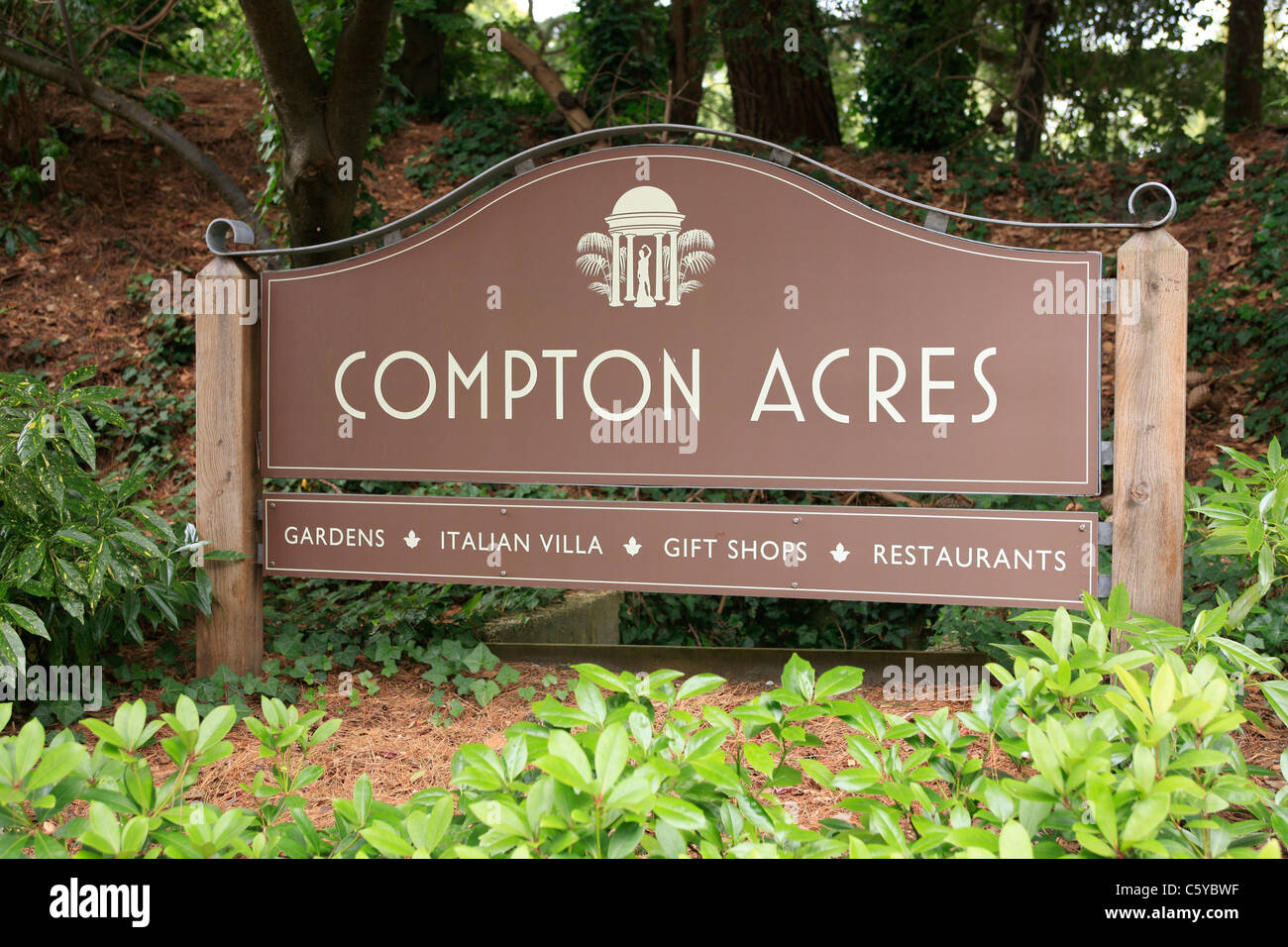 Compton acres gardens hi-res stock photography and images - Alamy