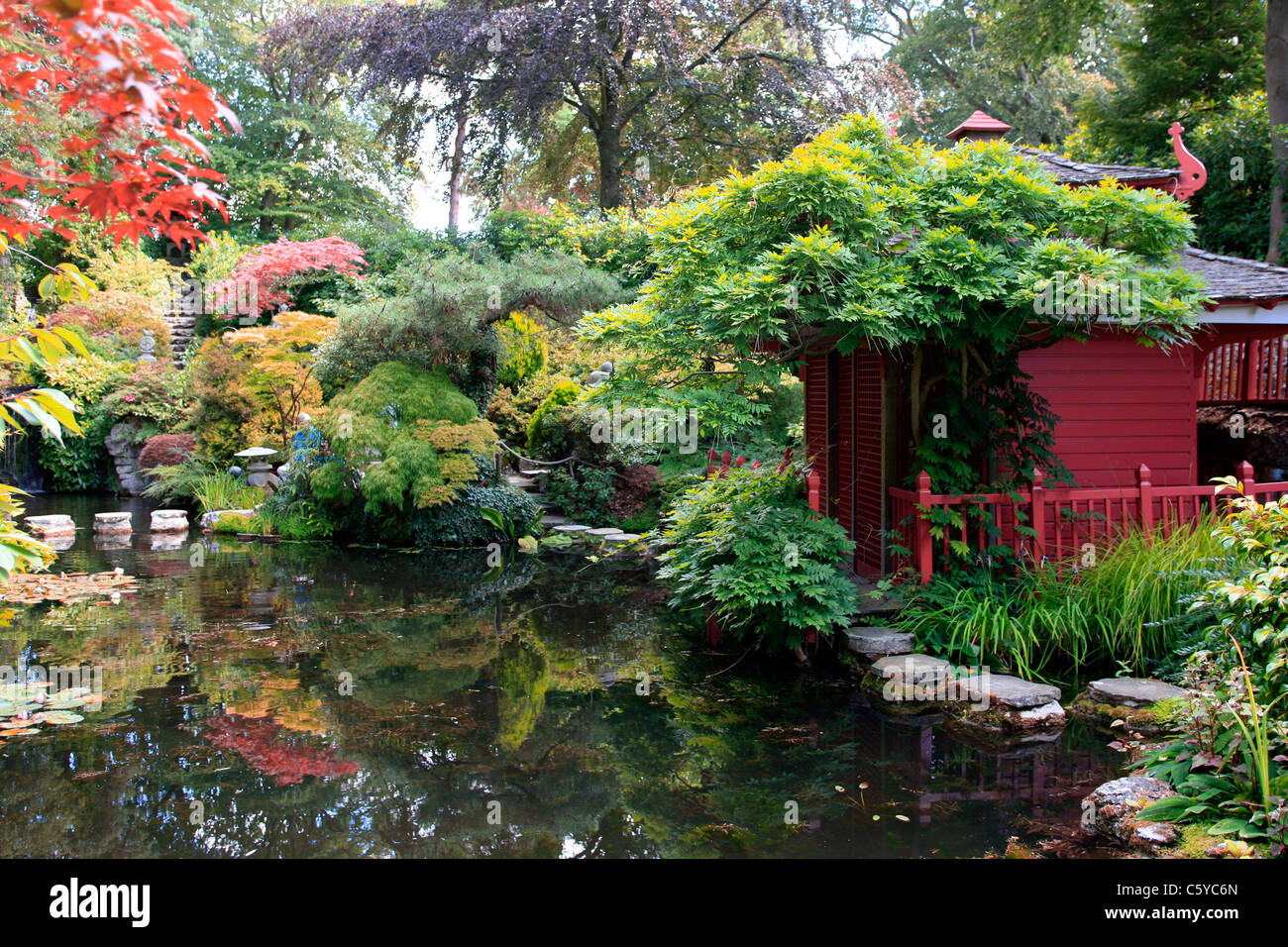 Red Japanese Tea House High Resolution Stock Photography and Images - Alamy