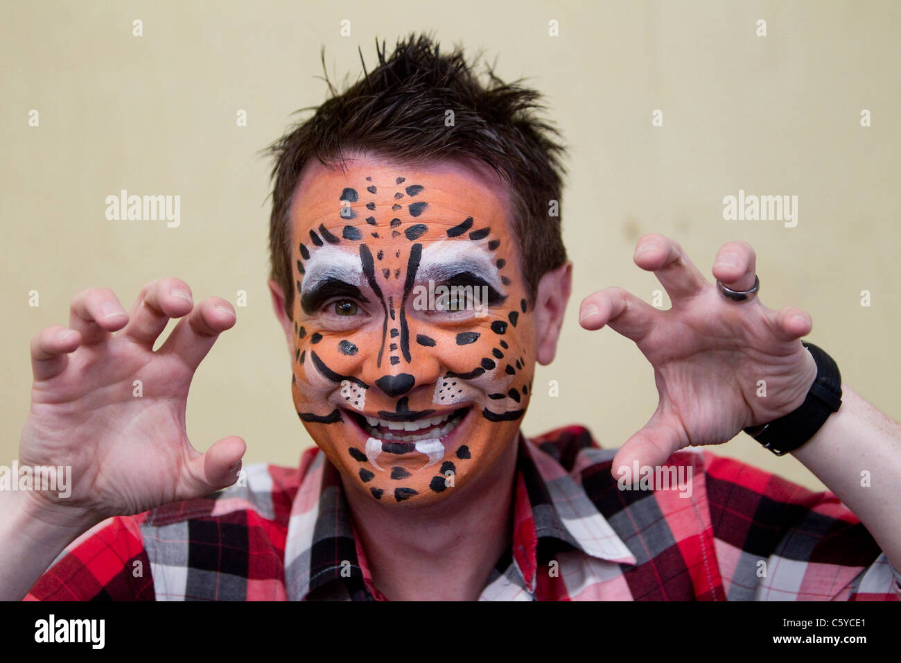 Childrens Presenter High Resolution Stock Photography and Images - Alamy