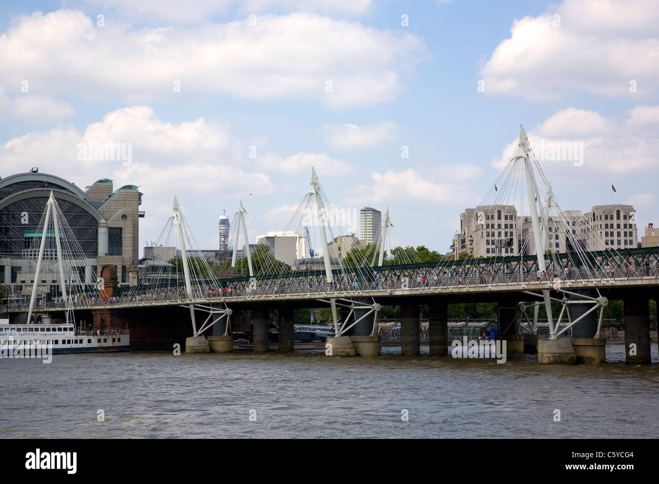 Hungerford Bridge in London Stock Photo - Alamy