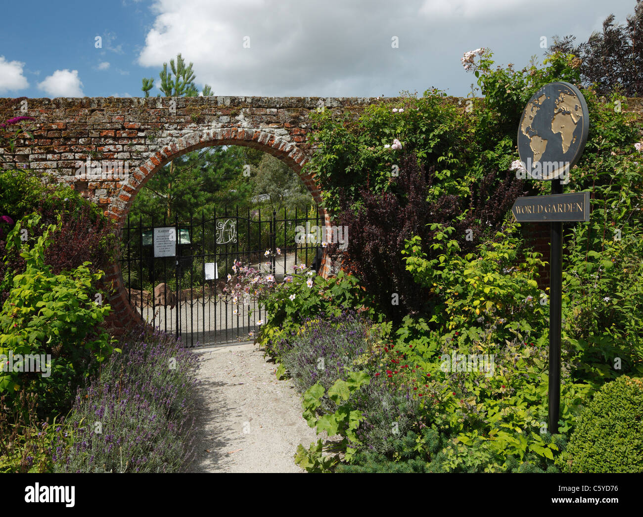 Lullingstone Castle World Gardens by Tom Hart Stock Photo - Alamy