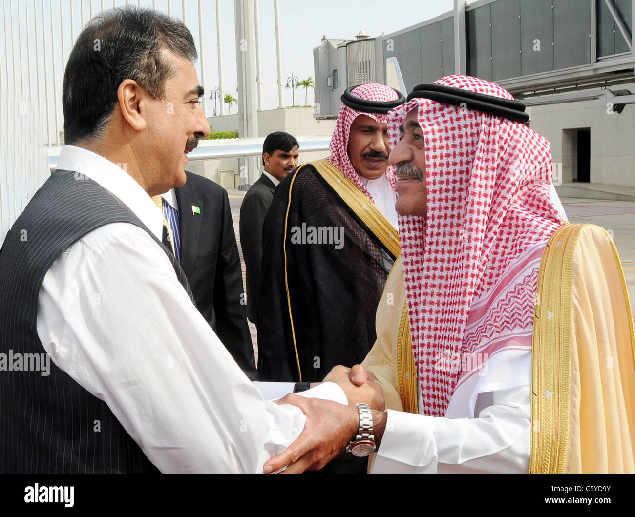 Prime Minister, Syed Yousuf Raza Gilani being received by Prince Miqrin ...