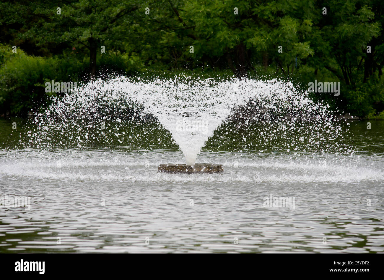 Wave fountain hi-res stock photography and images - Alamy