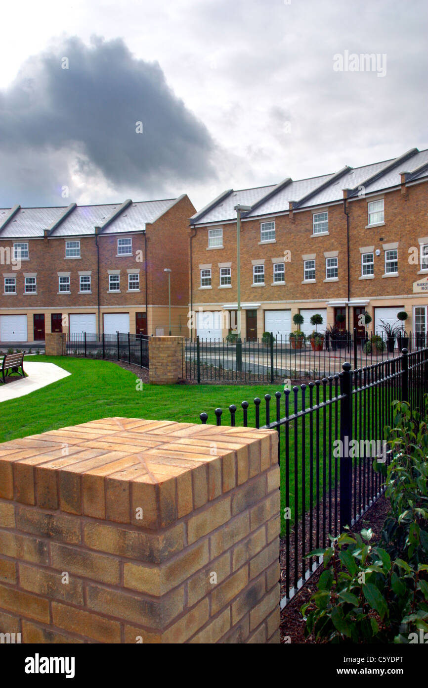 A modern style terrace town house property development Stock Photo - Alamy