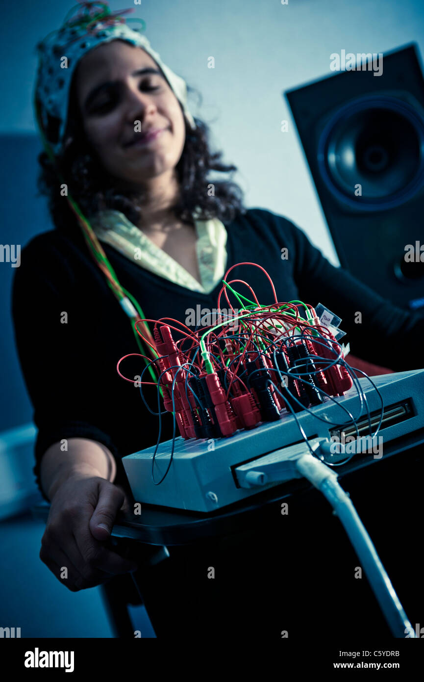 Experiment of sound hi-res stock photography and images - Alamy