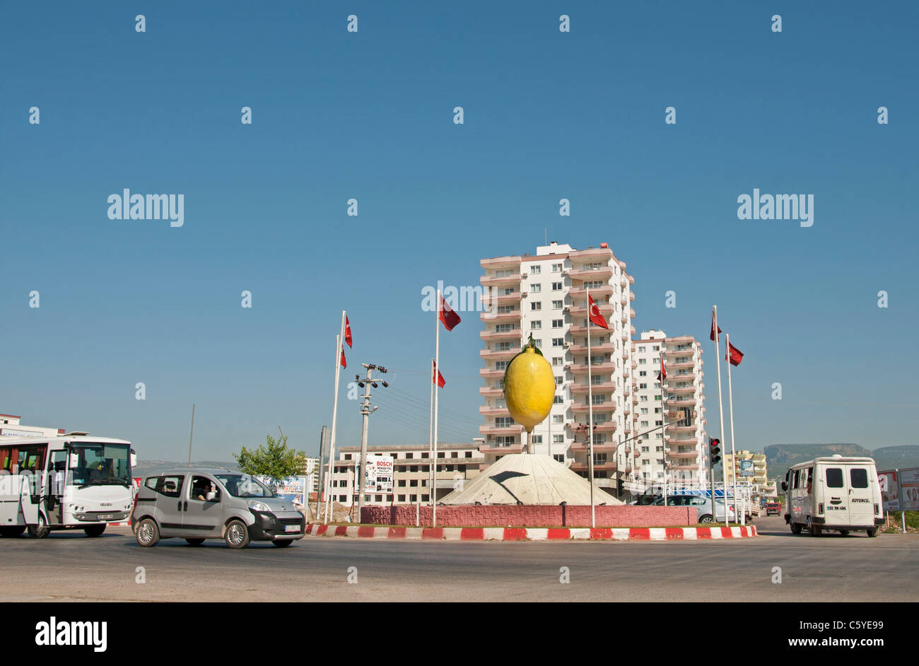 Modern city architecture hi-res stock photography and images - Alamy