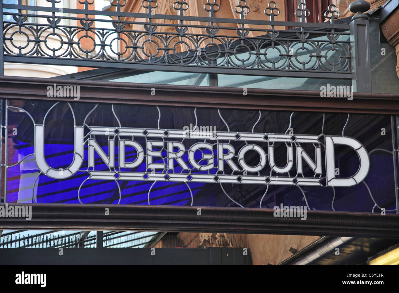 London underground leicester square sign hi-res stock photography and ...