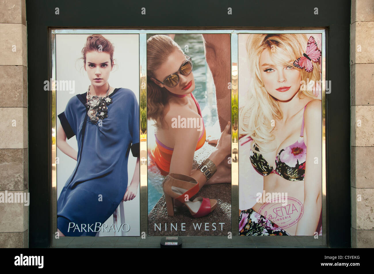 Forum Mersin Shopping Center Turkey Town City Mall Stock Photo - Alamy