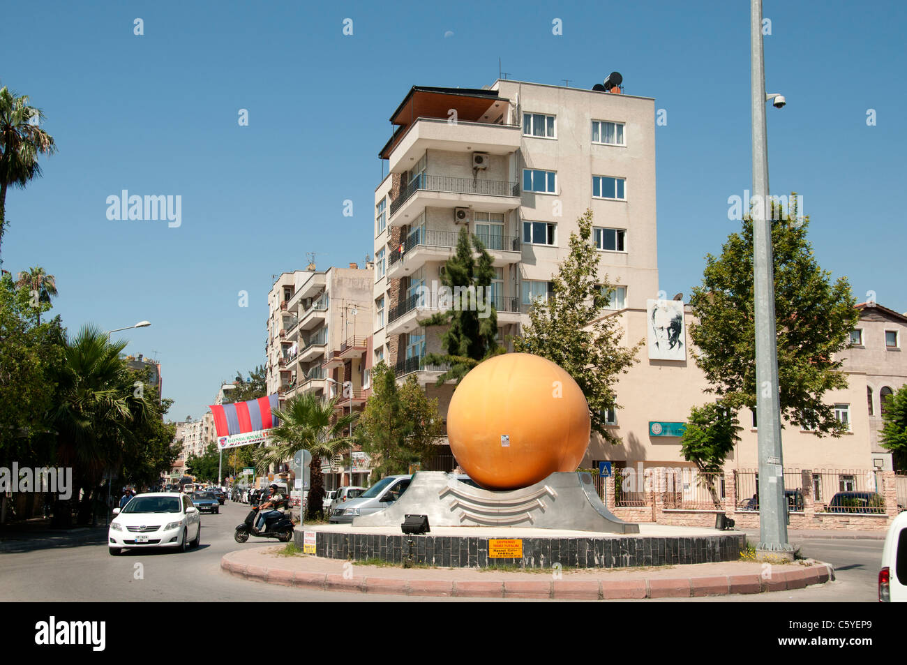 Mersin Turkey Turkish Town City street Mall Market Stock Photo - Alamy