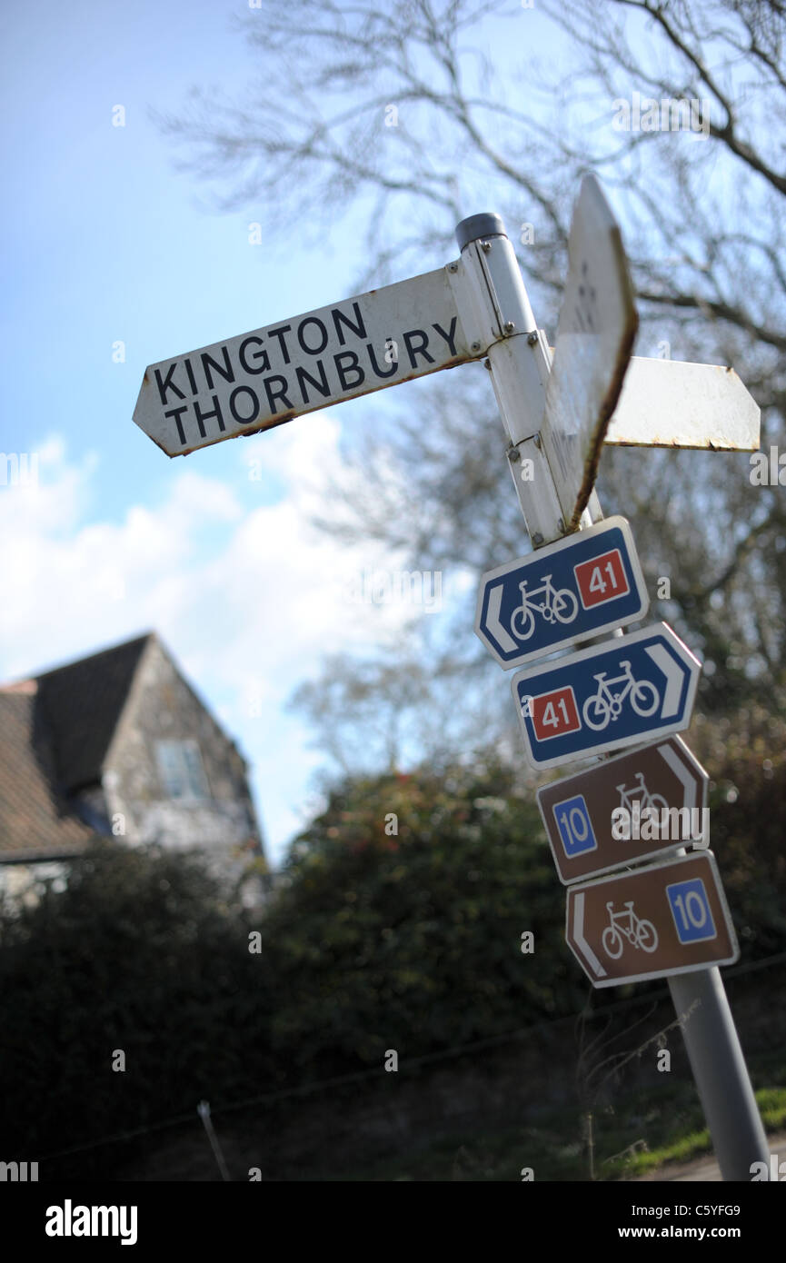 Cycle route signs hi-res stock photography and images - Alamy