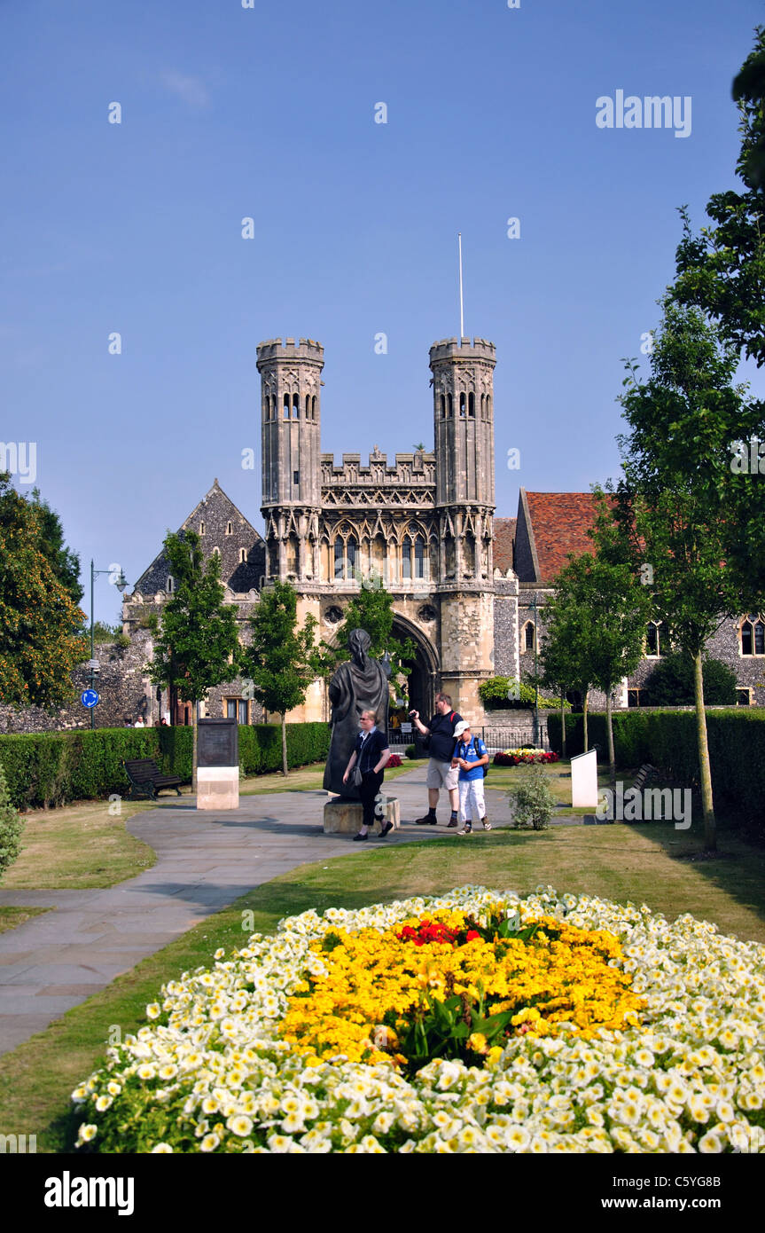 The 14th century Great Gate from Lady Wootton's Green, Canterbury, City ...