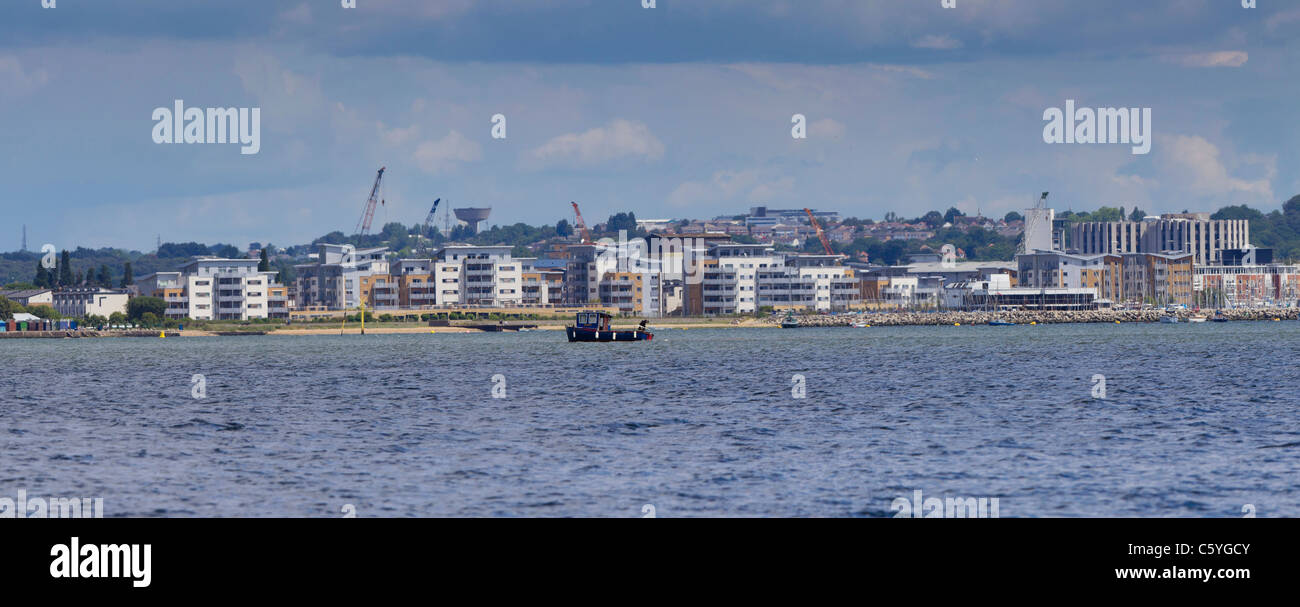 Waterfront quay hi-res stock photography and images - Alamy