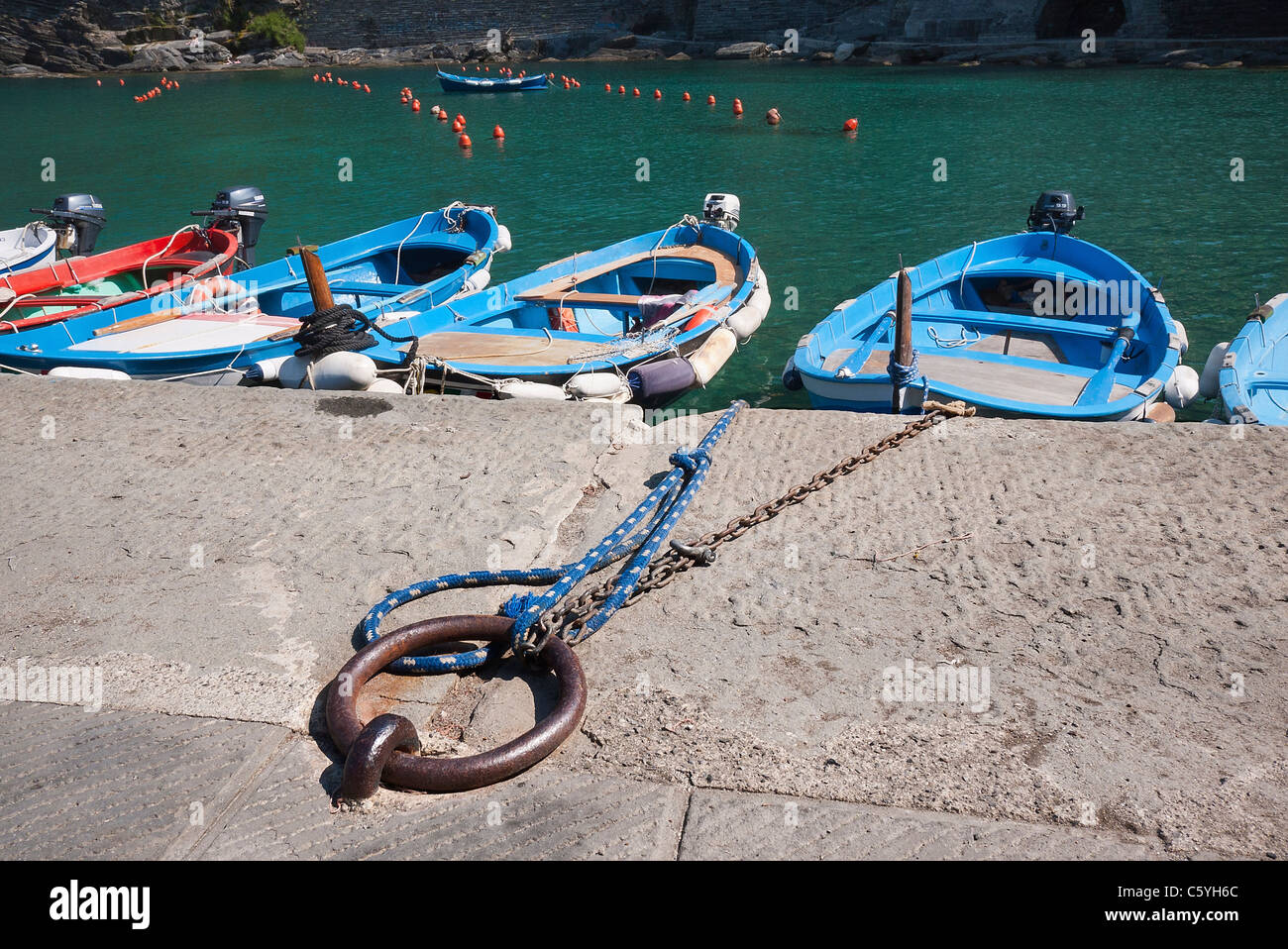 Tying up mooring boat hi-res stock photography and images - Alamy