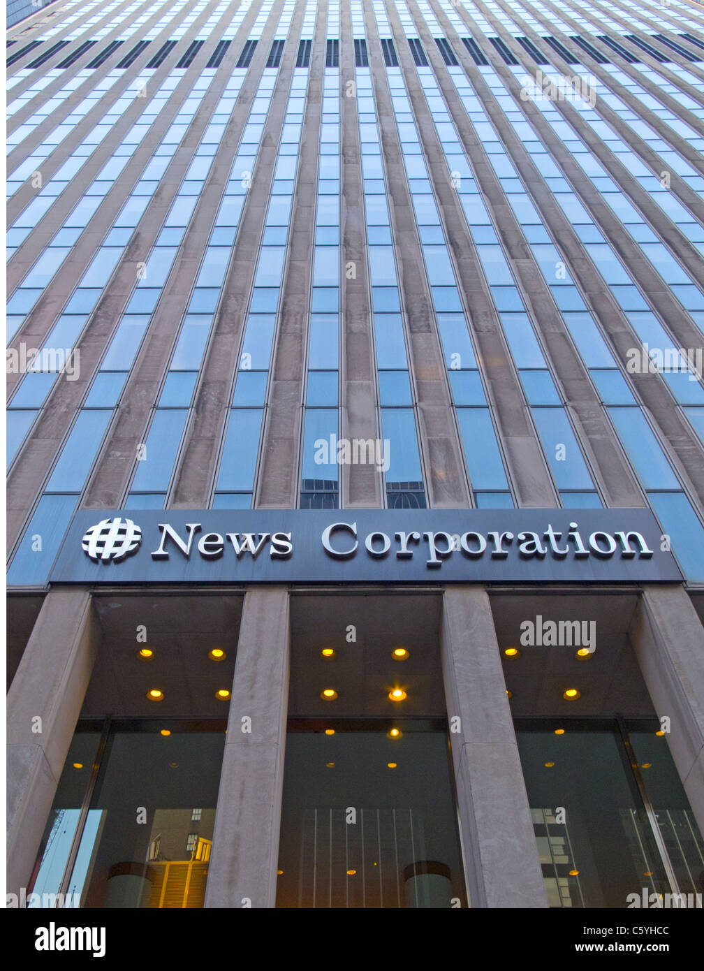News Corporation Building NYC Stock Photo - Alamy