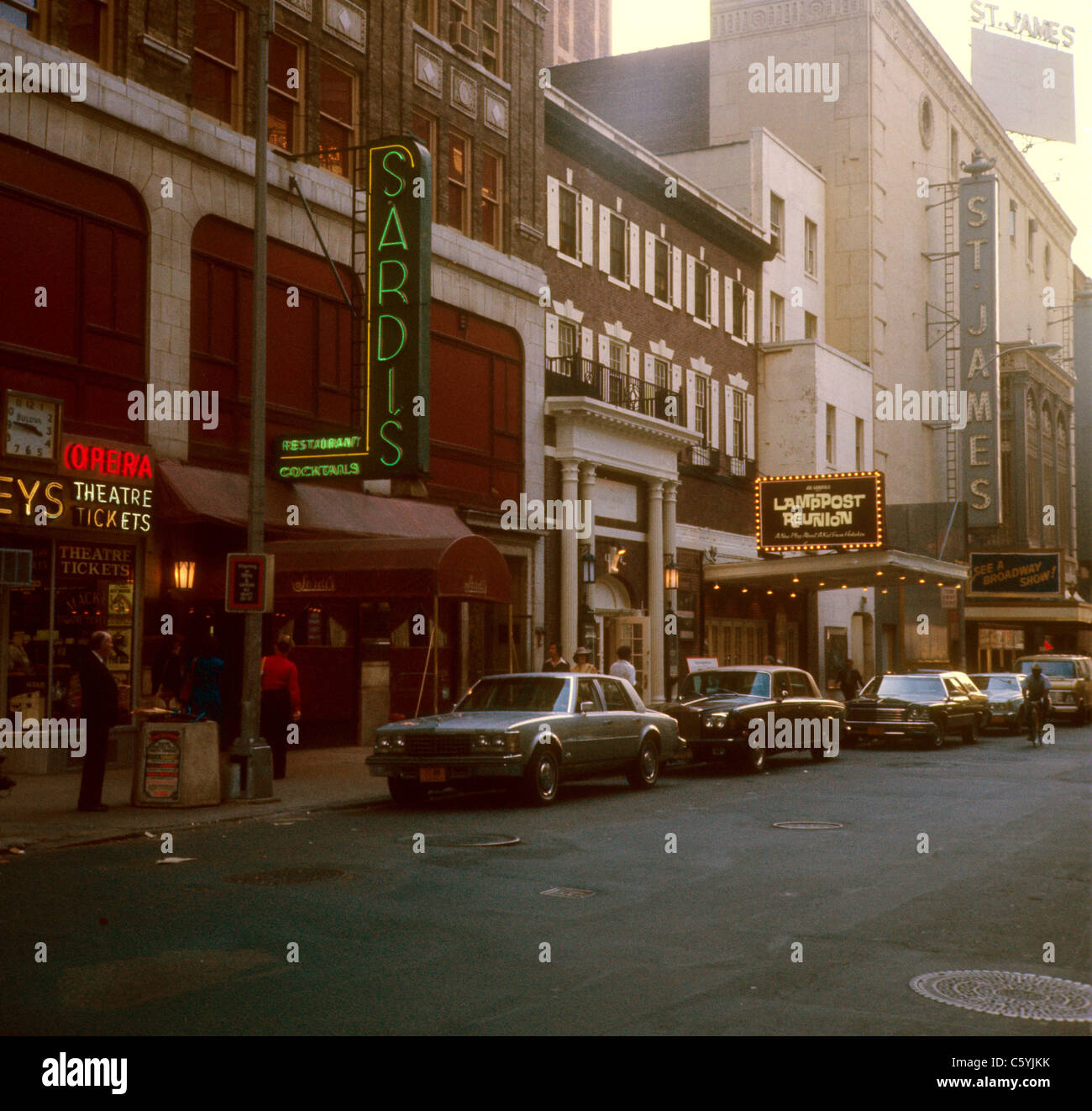 New York City Times Square street scene 1975 Sardis Restaurant ...
