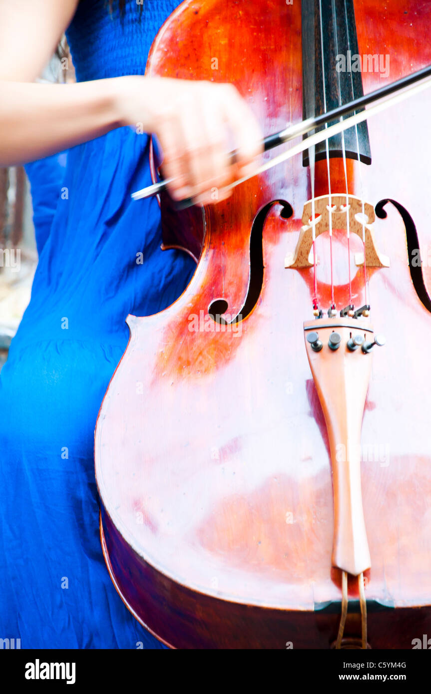 Woman playing a cello Stock Photo - Alamy