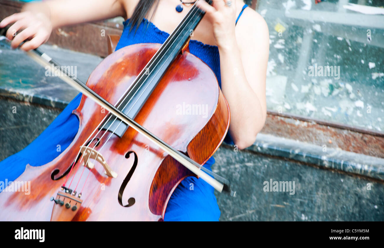 Woman playing a cello Stock Photo - Alamy