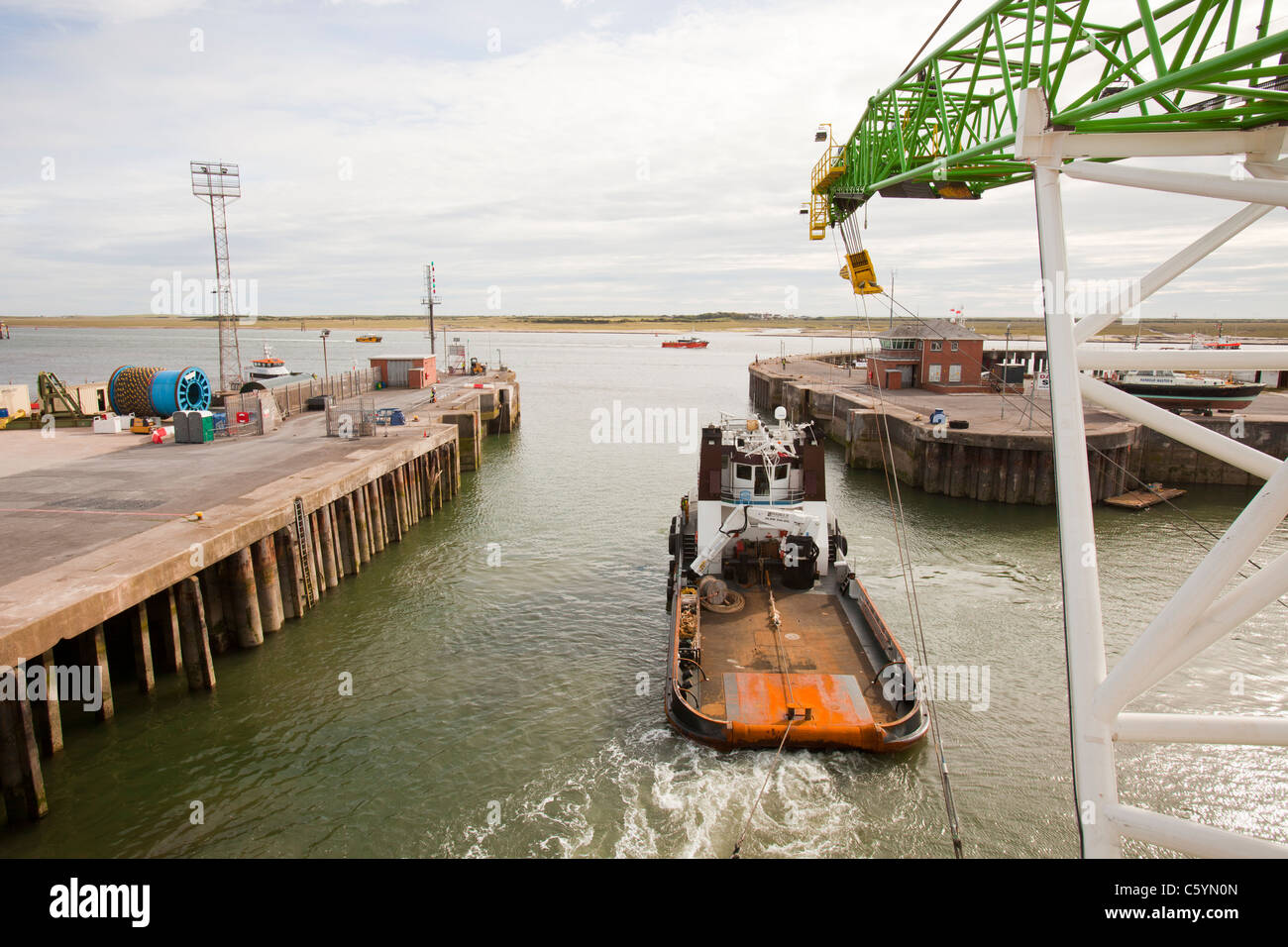 Jack up boat hi-res stock photography and images - Alamy