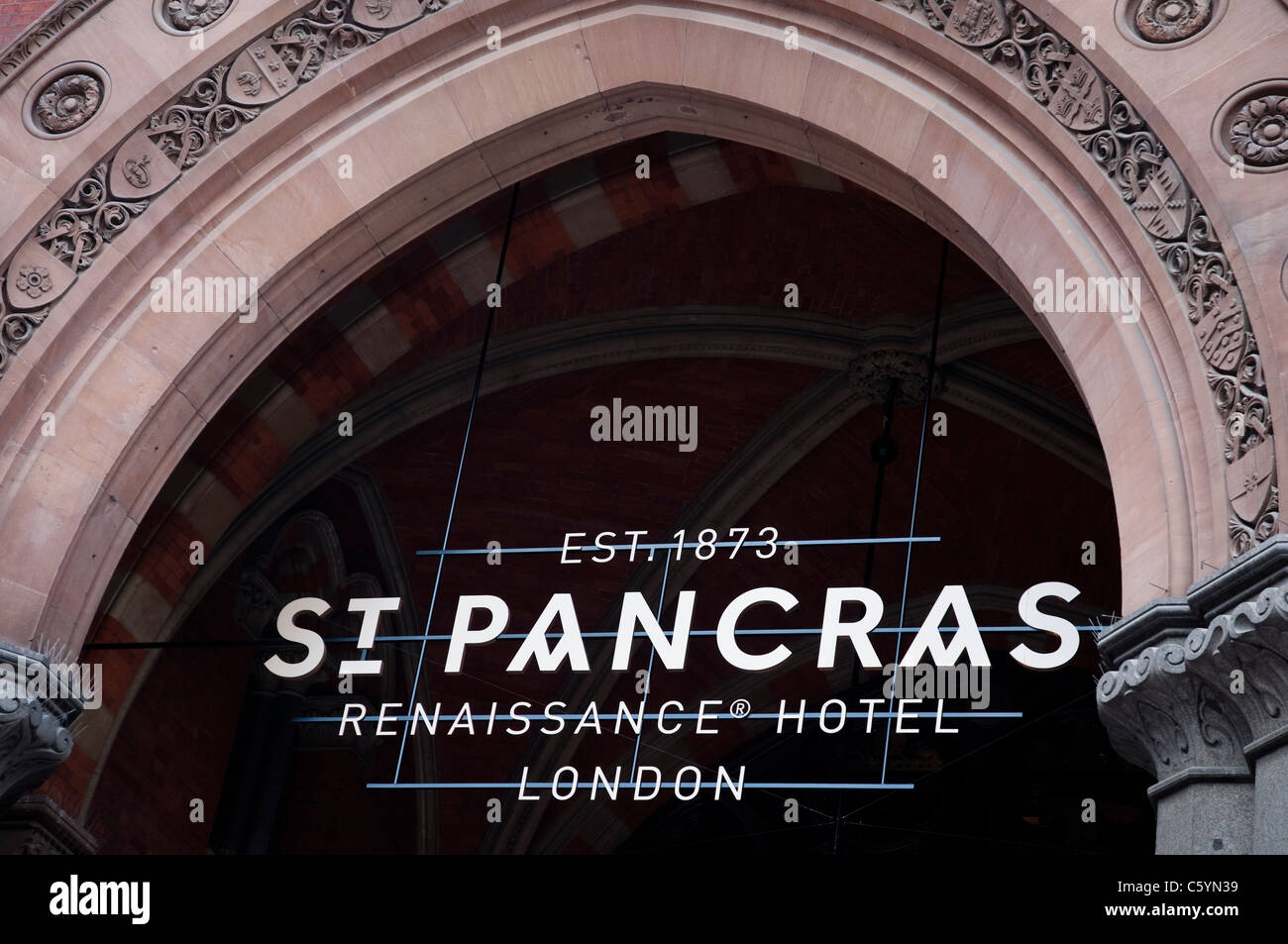 St pancras renaissance hotel hi-res stock photography and images - Alamy