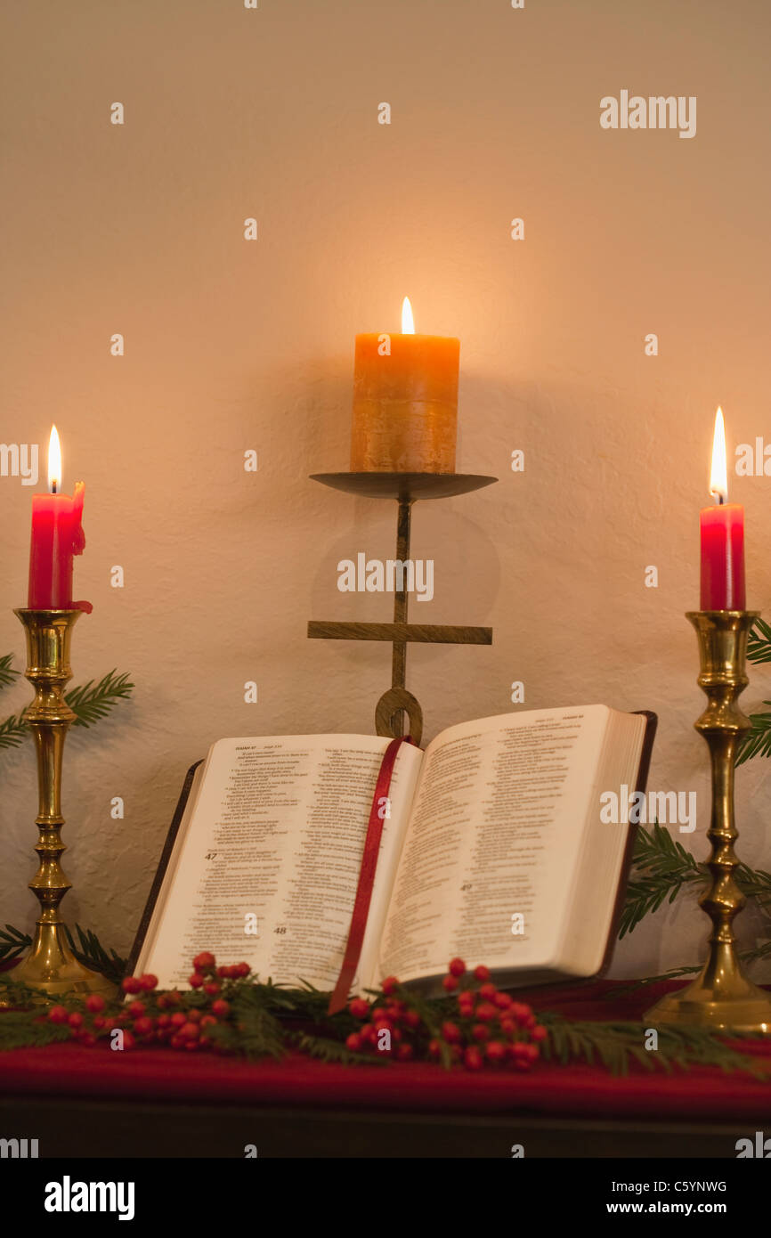 Open bible and candle hi-res stock photography and images - Alamy