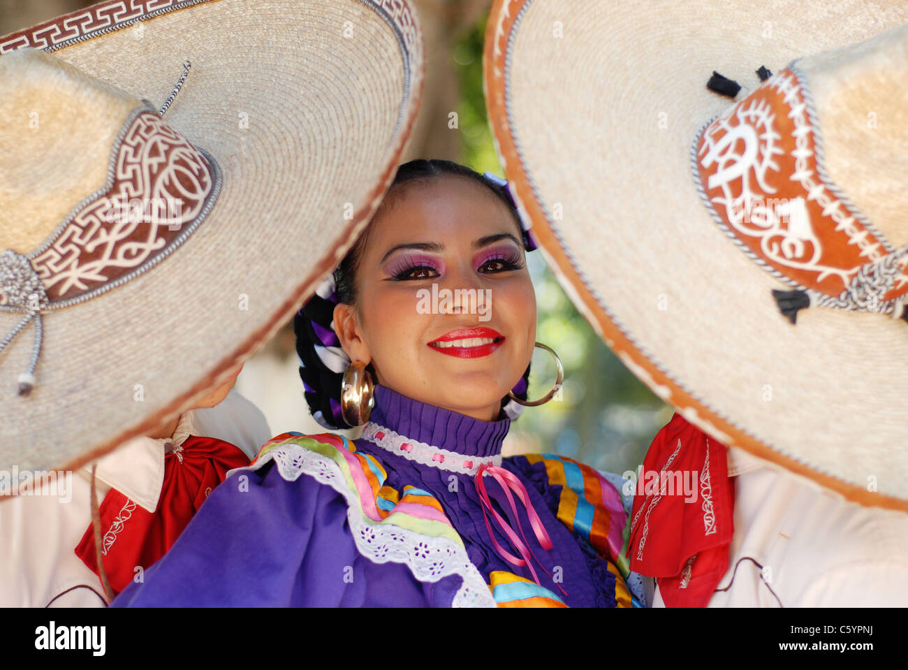 Baile folklorico mexicano hi-res stock photography and images - Alamy
