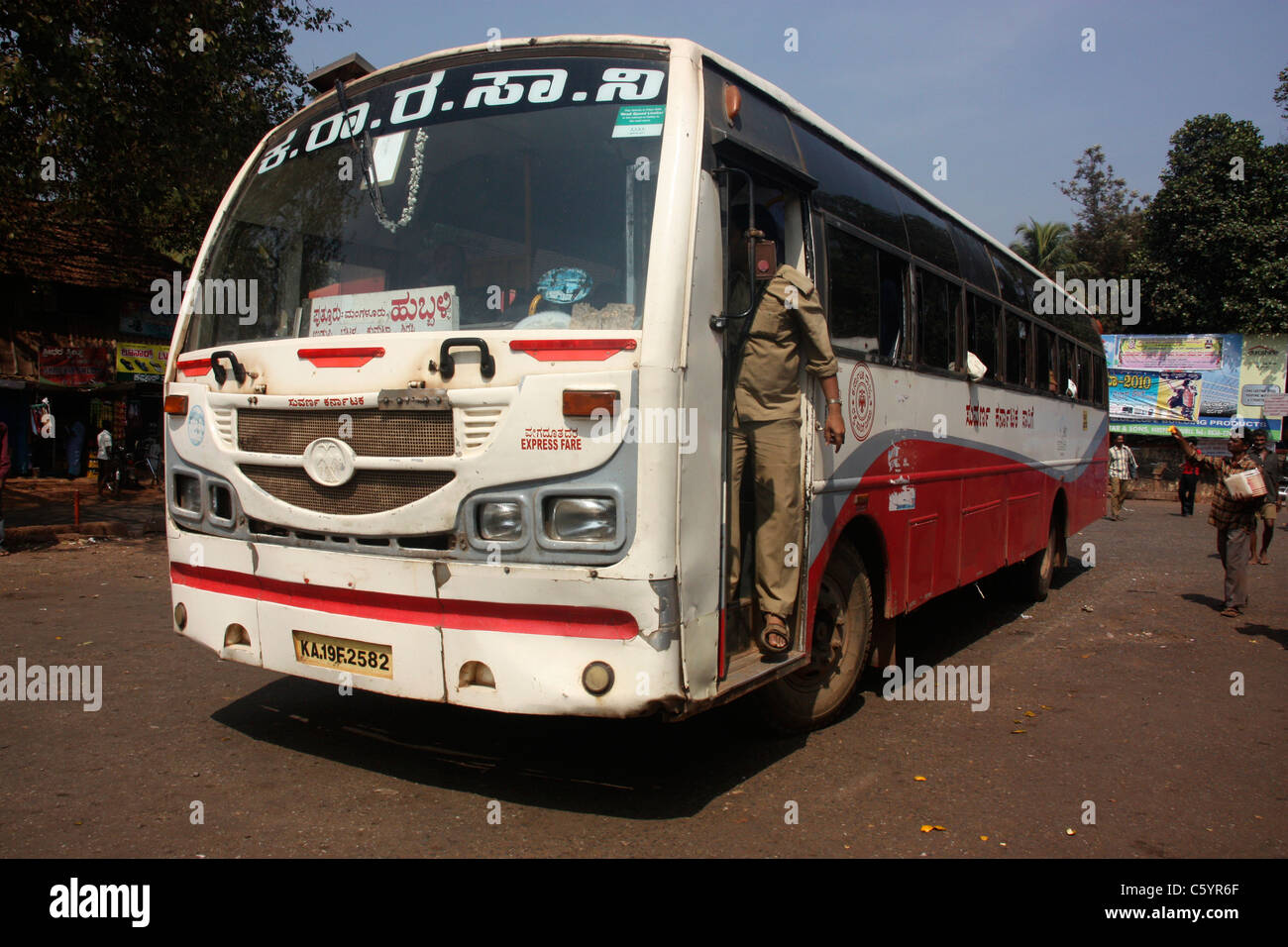Kerala Travel Bus