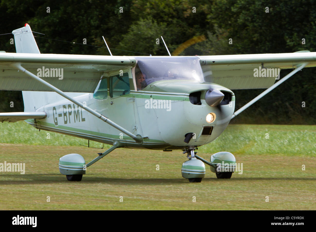 Cessna 172 skyhawk aircraft hi-res stock photography and images - Alamy