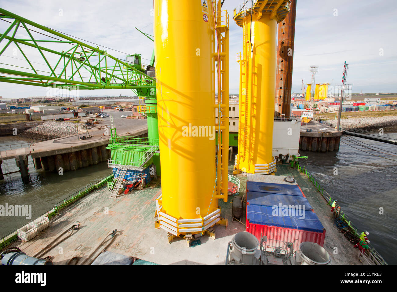 Jack Up Boat High Resolution Stock Photography and Images - Alamy