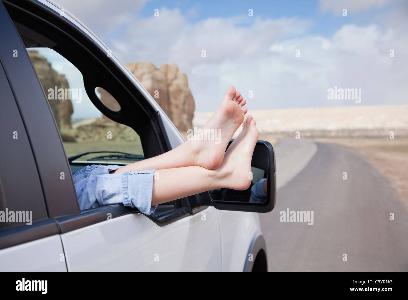 One way mirror child hi-res stock photography and images - Alamy